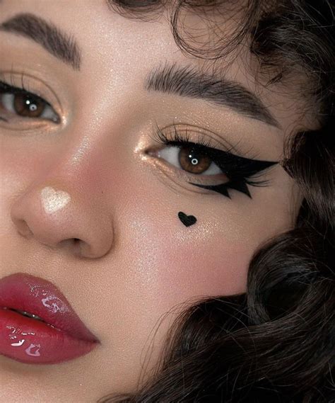 Pin By Tweed On Makeup Edgy Makeup Eye Makeup Makeup