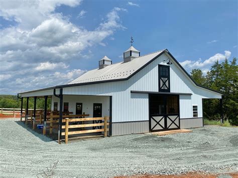 4 Stall Horse Barn With Custom Stalls And Sliding Barn Doors 36x48x10