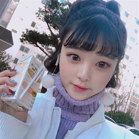 오빠가 커플티도 사줬다 이제 사진만 같이 찍어주면 좋겠다