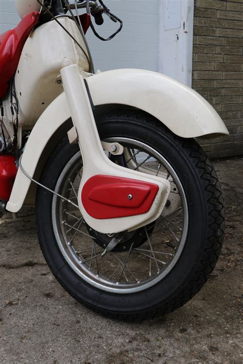 Lot 1962 Ariel Arrow