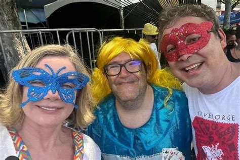 Gleisi Hoffmann E Namorado Aproveitam O Carnaval No Rio De Janeiro