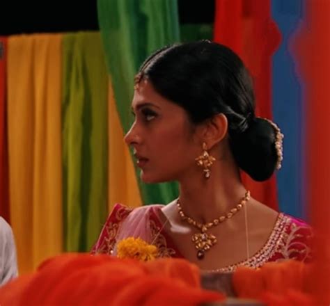 Pin By Sonu Pandya On Kumud🥰😍 Jennifer Winget Jennifer Quick