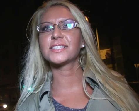 Desperate Blonde Shows Her Tits And Pussy For Fame Datos De Videos Porno Vsex In