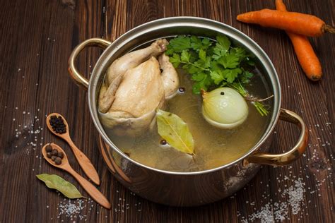 Калорийность бульона из курицы, говядины, свинины, утки, индейки, баранины