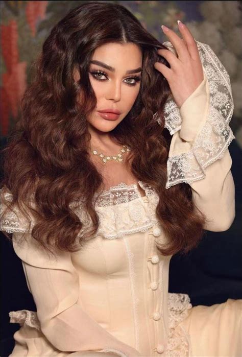 ولا بنت الـ 20 هيفاء وهبي تنشر صور جديدة من آخر جلسة تصوير بوابة