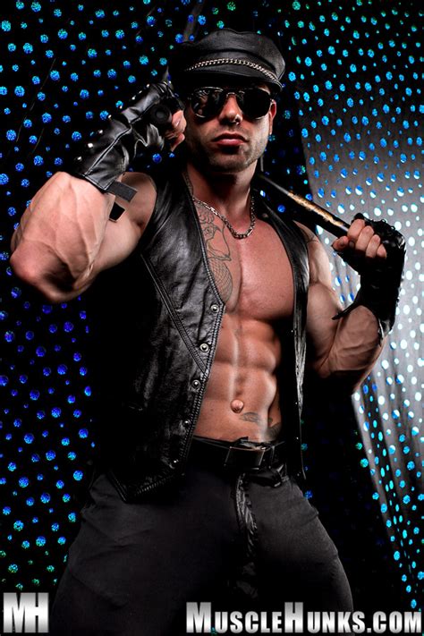 Max Hilton Musclehunks The Club Muscle