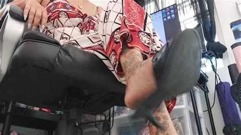 Pov Under Giantess Unaware High Heel Popping And Dangling Shoeplay