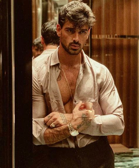 Massimo 365 Jours Michele Morrone Esthétique En 2020 Film De 365 Jours