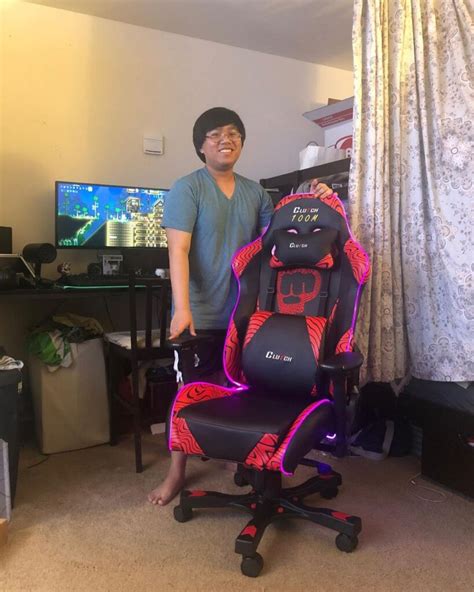 The Pewdiepie Chair An Unbelievable Gaming Throne For The Bro Army