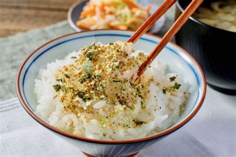 【山わさびふりかけ】を食べてみた。ツ〜ンと辛くてご飯がすすむ。お茶漬けにもおすすめ！〜北海道のお取り寄せグルメ〜