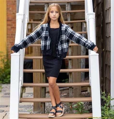 Celebridades Femeninas Oficial Caliee Rae Belleza Incipiente Creo