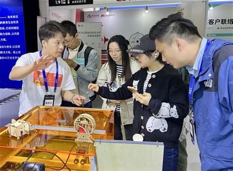 恩孚科技新品激光雕刻机亮相get教育科技大会 科技频道 和讯网