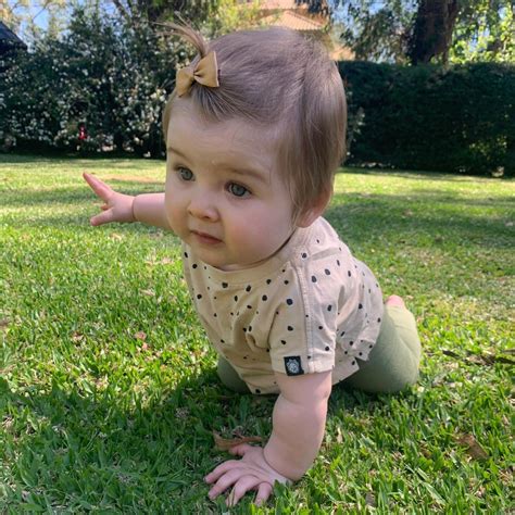 Camiseta Menina Areia Pintinhas