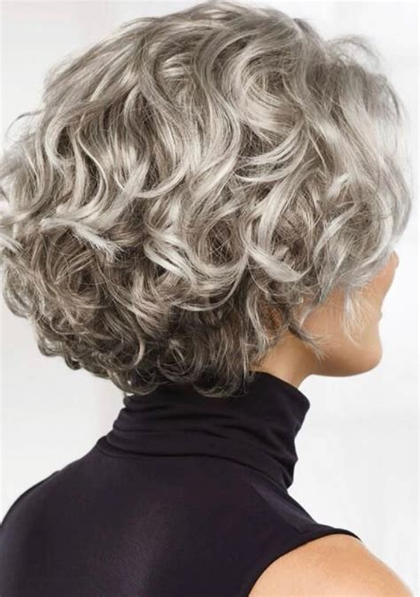 Pin By P Browwn On Silver Foxes Grey Curly Hair Short Wavy Hair