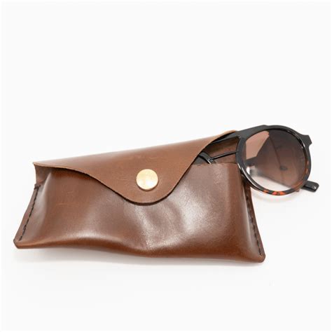 Universal Glasses Pouch Captains Cut