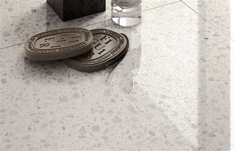 Flake White Medium Med Matte