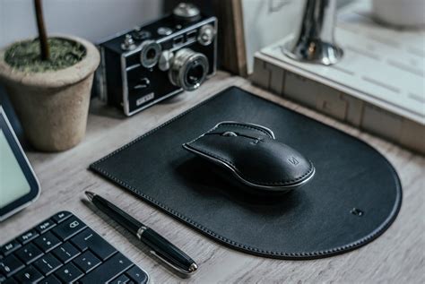 Lunar Artefacts Creates Hand Crafted Computer Mouse