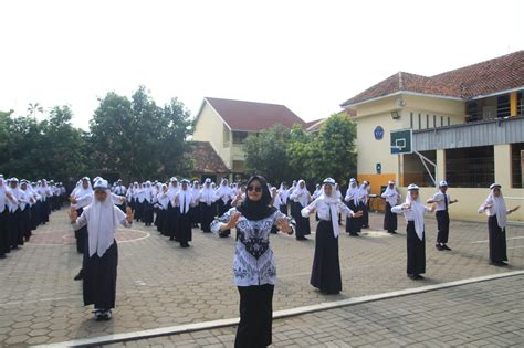 Ratusan Siswa Smp 2 Mejobo Persembahkan Tari Kolosal Di Hari Guru