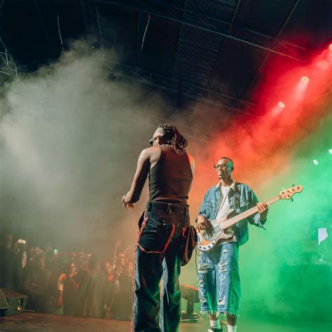 Kivumbi King Na Mike Kayihura Bamuritse Ep Bakoranye Mu Gitaramo