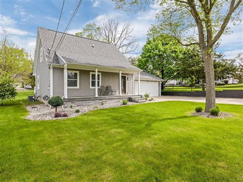 7365 Ore Lake Rd Brighton Mi 48116 Zillow
