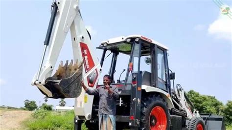 74 HP 5000 MM BOBCAT B900 BACKHOE LOADER Loader Bucket Capacity 1 1 CUM Backhoe Bucket