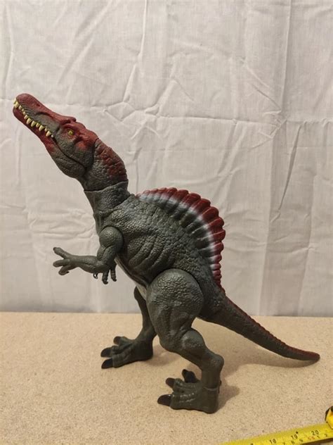 Jurassic World Spinosaurus Extreme Chompin Figura Legacy Collection