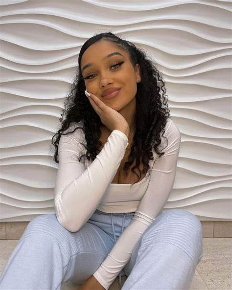 𝔭𝔯𝔢𝔱𝔱𝔶𝔟𝔩𝔲𝔫𝔱𝔷 Light Skin Girls Baddie Hairstyles American Hairstyles