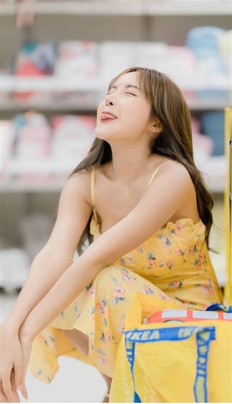 Sukhoy On Twitter ไอดอลยุคนี้ผันตัวเองไปเป็นกะหรี่เยอะขายหีให้คนรวย เล่นโทนสีให้ผู้อุปการะหี