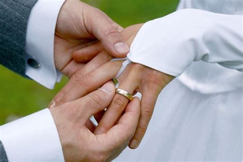 ჩემი მშობლები კატეგორიულად ეწინააღმდეგებოდნენ ჩემს გათხოვებას მე ხომ ყრუ მუნჯს მივყვებოდი ცოლად