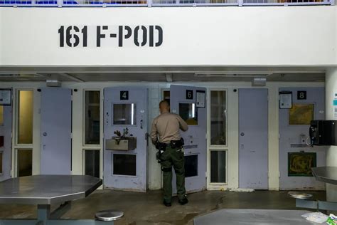He Got Off Death Row Now Helps Mentally Ill Inmates In L A Los