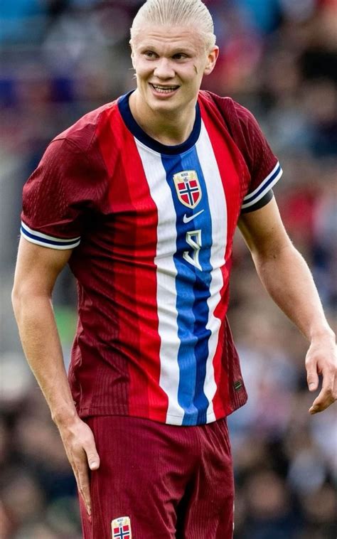 Erling Haaland Manchester City Soccer Players Football Players