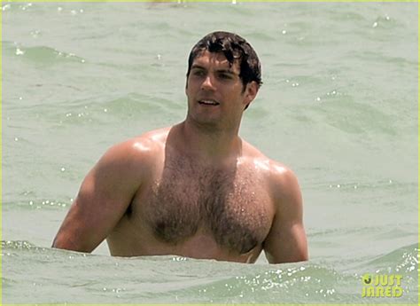 Henry Cavill Muestra Cuerpazo Durante Vacaciones En La Playa Fotas