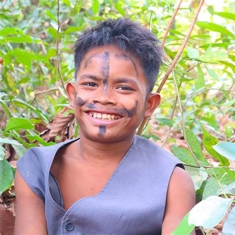 អាប្រុញហ្វេន Facebook