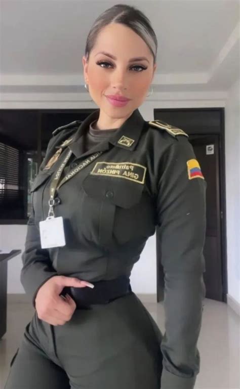Policía Más Guapa Del Mundo Colombia Abusa De Su Autoridad Contra Su