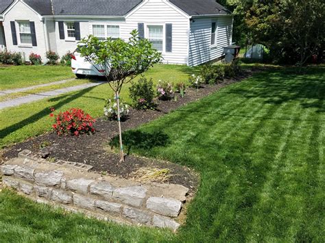 Landscaping Ideas To Separate Neighbors 10 Small Front Yard
