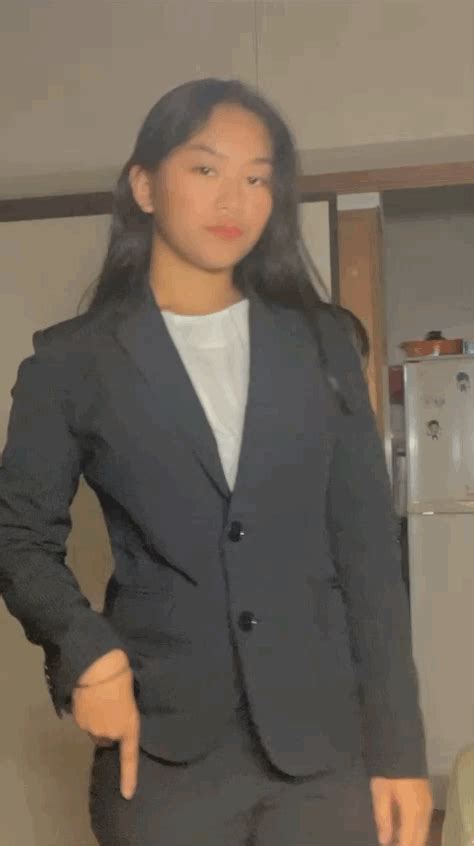 今日はスーツで🥴