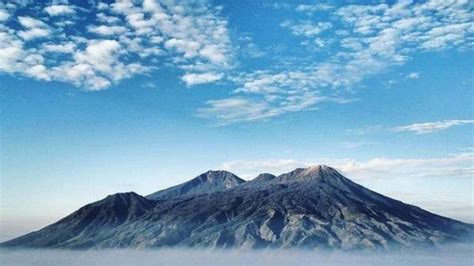 Mitos Gunung Arjuno Ancaman Dari Pasar Setan Dan Keharuman Suara Gamelan