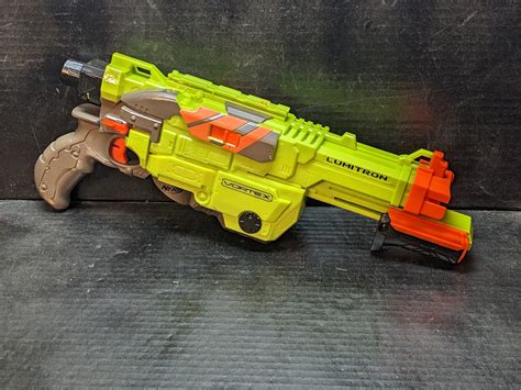 Nerf Vortex Lumitron Blaster Barn