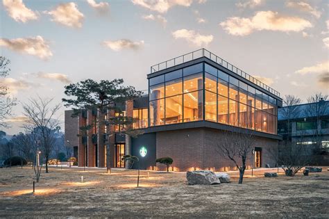 북한산 바라보며 커피 한 잔 스타벅스 더북한산점 오픈