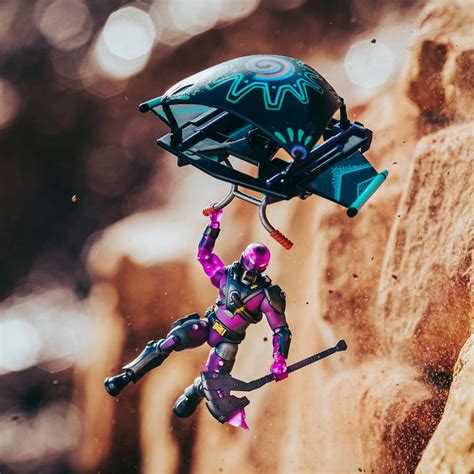 Fortnite Solo Mode Figure And Glider Tempest And Discovery Jazwares