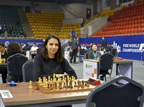 سارا خادم‌الشریعه و آتوساپورکاشیان بدون حجاب‌اجباری در مسابقات جهانی