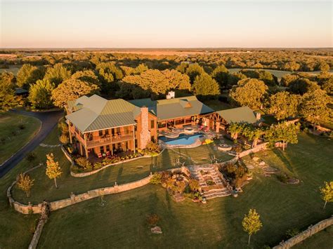 Nfl Legend Terry Bradshaws Ranch North Of Dallas Listed For 22 5