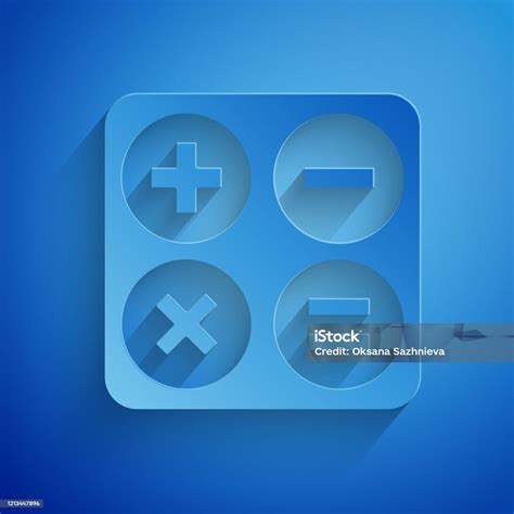 파란색 배경에 격리 된 종이 컷 계산기 아이콘 회계 기호입니다 비즈니스 계산 수학 교육 및 금융 종이 아트 스타일입니다 벡터