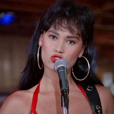 Wayne S World S Cassandra Has Always Been My Cool Girl Inspiration