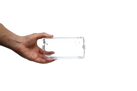 클리핑 경로가 있는 흰색 배경에 격리된 투명 플라스틱 상자를 들고 있는 손 가득 찬에 대한 스톡 사진 및 기타 이미지 가득 찬 가방 개념 Istock