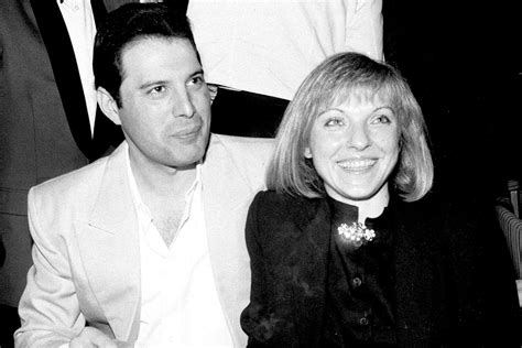 What Happened To Freddie Mercurys Former Fiancée Mary Austin