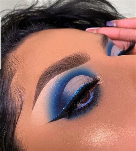 Pin By Karen Ospina On Maquillaje Blue Eyeshadow Makeup Eye Makeup