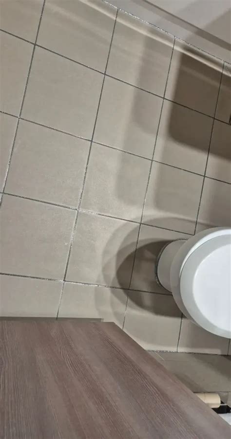 사장님께서 너무 친절하시고 제가 드려야하는데 미숫가루도 주시고 감도 주시고~~ 줄눈은 말할것도없이 꼼꼼히 잘해주셨습니다