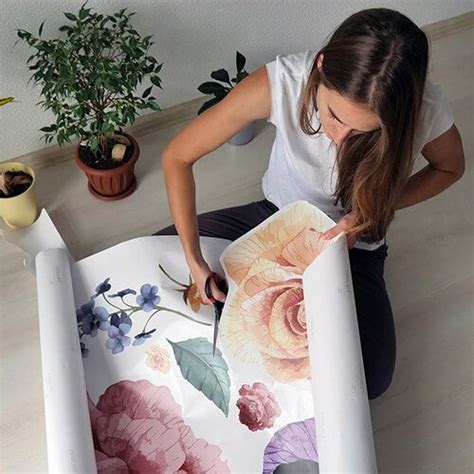 Как клеить наклейку на стену Подробная инструкция Наклейки на стены Виниловые