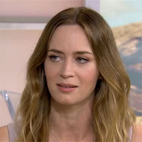 Emily Blunt Apologizes Over Citizenship And Gop Debate Joke